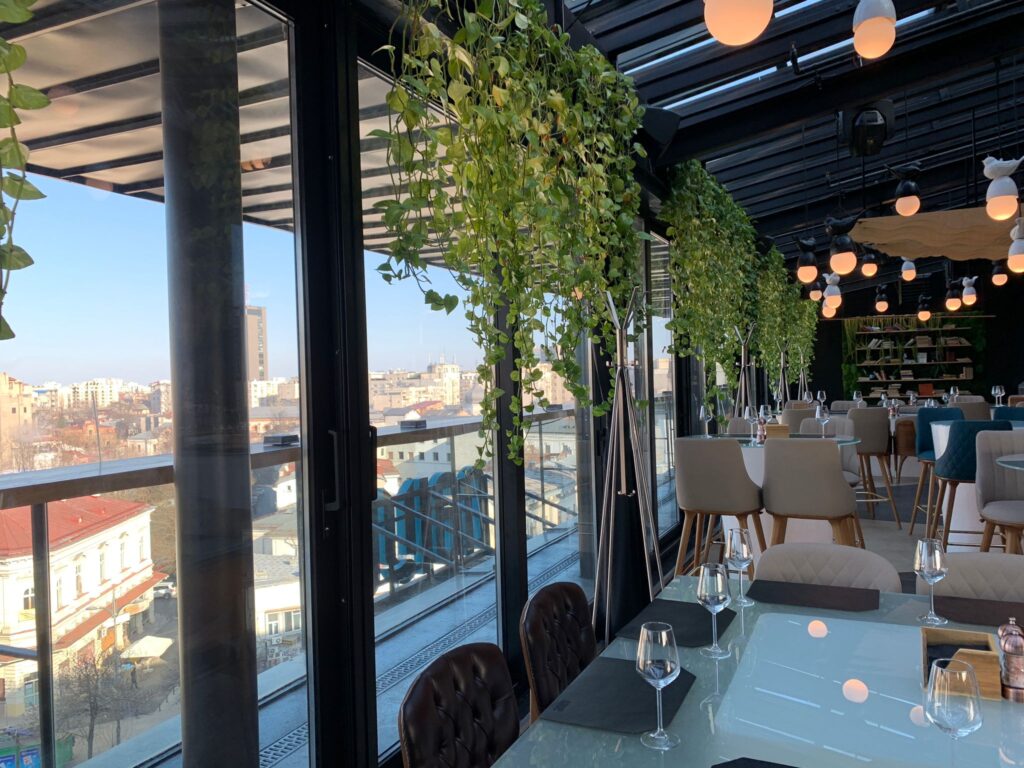Naive Restaurant Bucuresti – Fenster Line